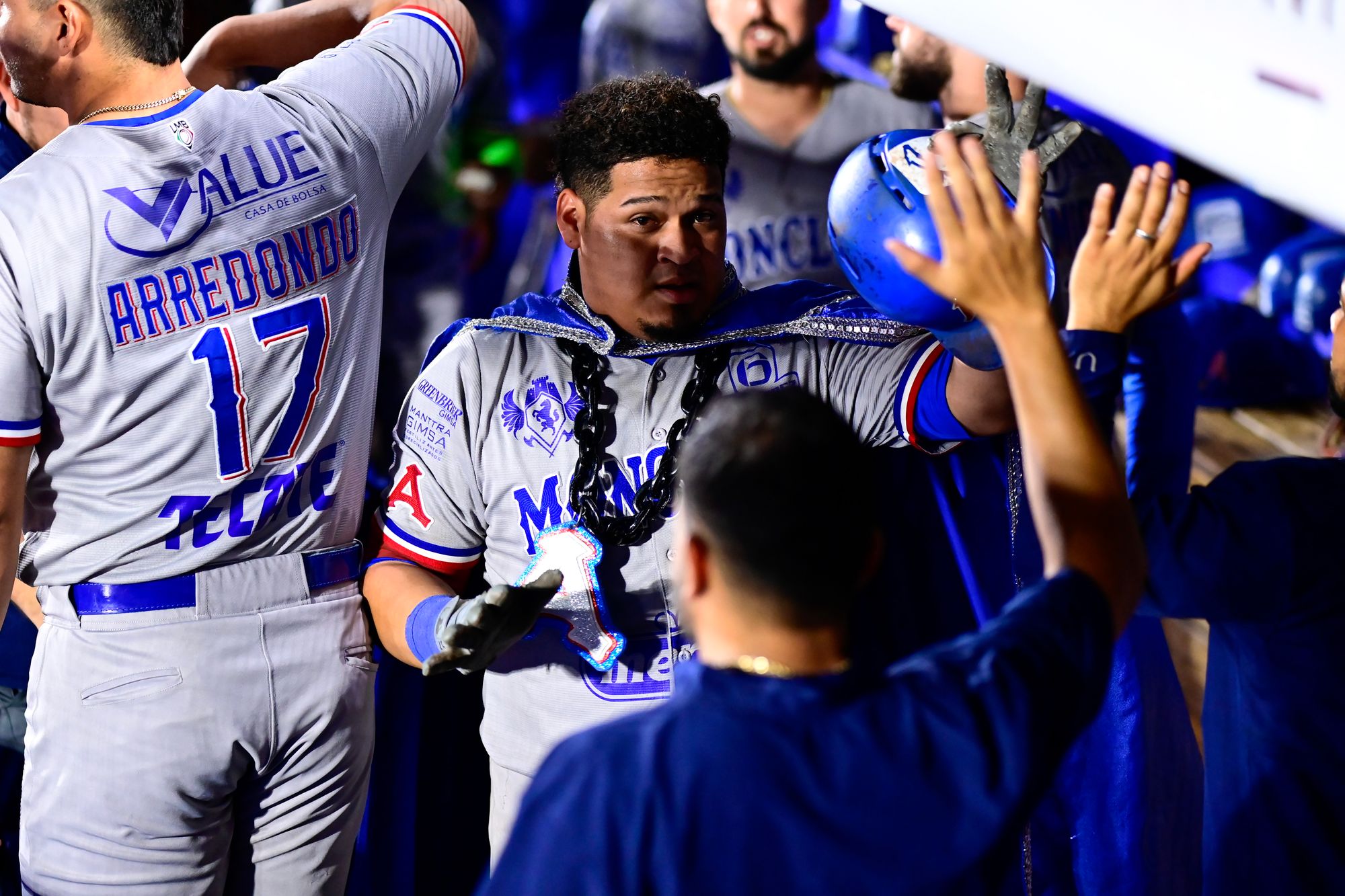 ACEREROS EXPLOTA A LA OFENSIVA Y EMPATA SERIE EN JALISCO