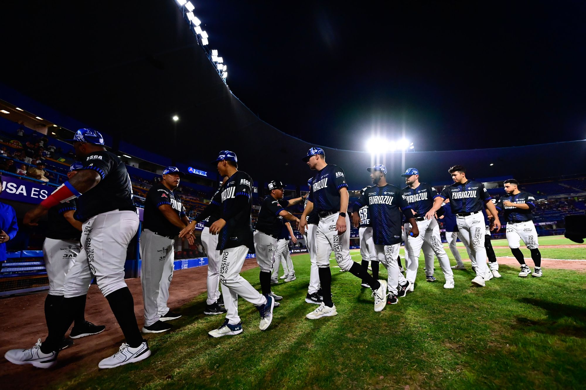 ACEREROS COMPLETA BARRIDA ANTE TOROS