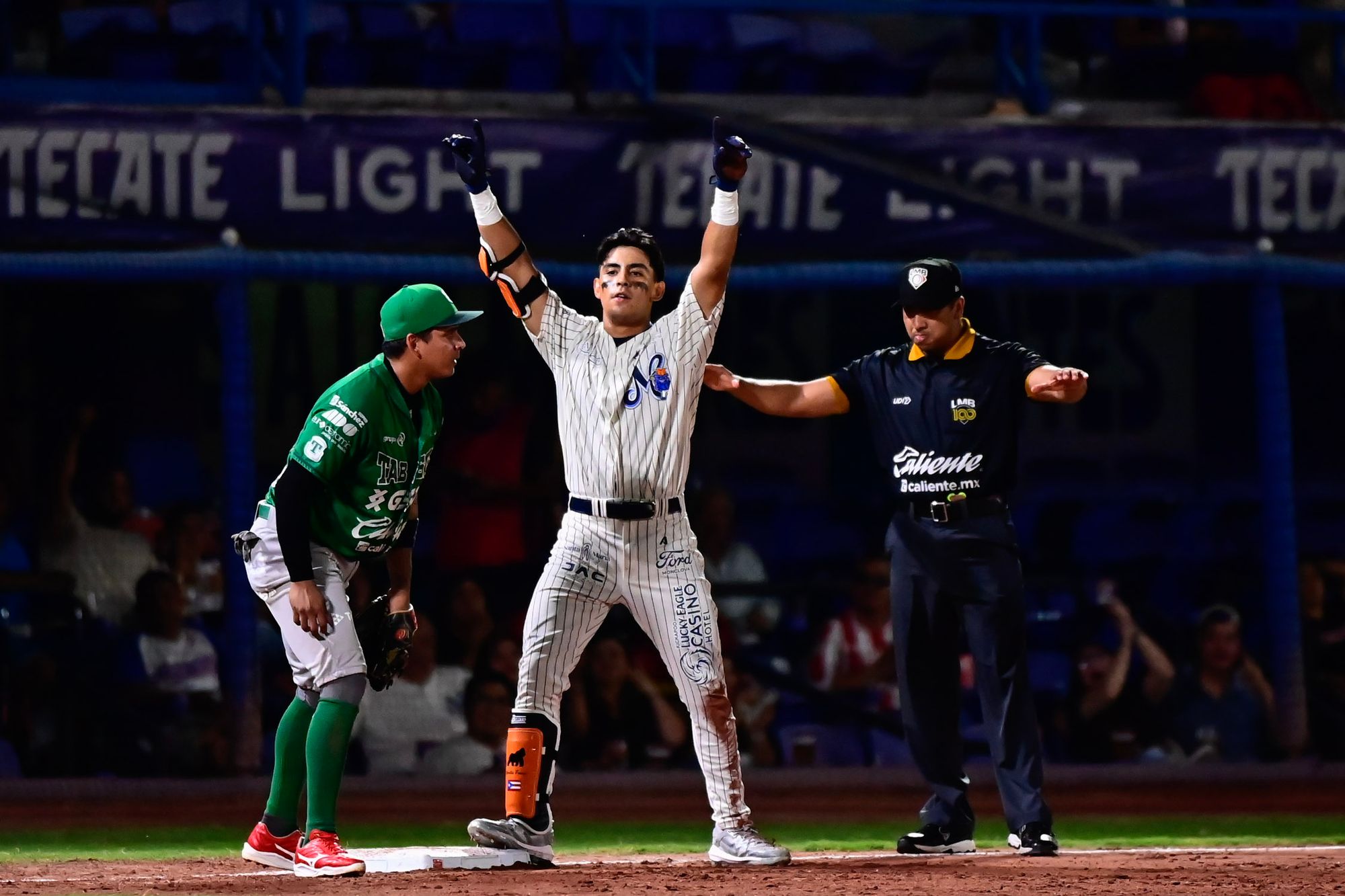 GANA ACEREROS TERCERA SERIE POR BARRIDA