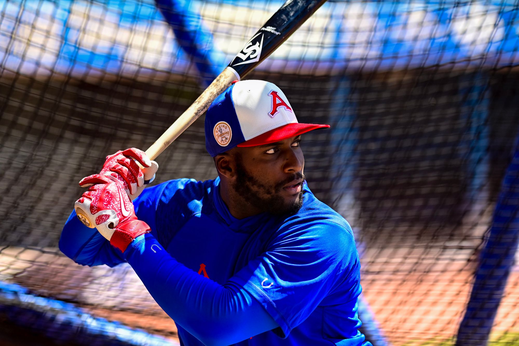 BUSCA YOUNG, LUGAR CON LOS ACEREROS
